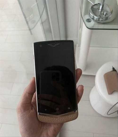 Телефон Vertu constellation V