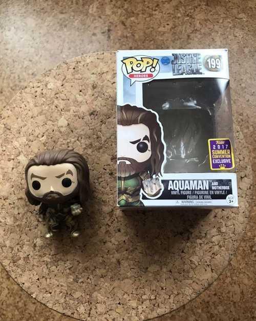 Funco POP Aquaman and motherbox
