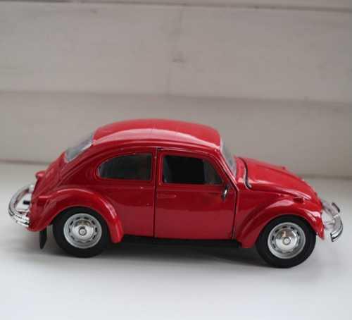 Volkswagen Beetle Maisto машина модель 1:24