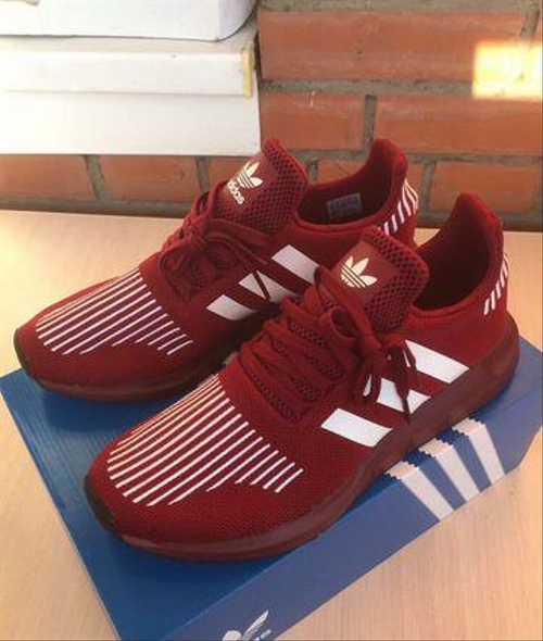 Продам кроссовки adidas swift run