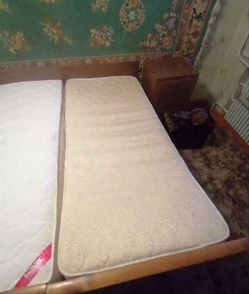 Кровать с 2 тумбочками