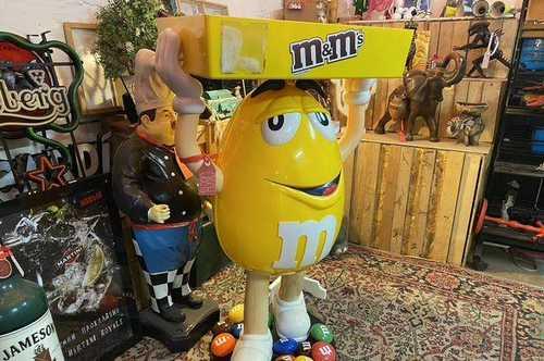 Ростовая фигура Желтый из M&M’s