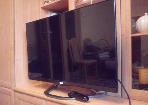 SmartTV LG 32LA660V залита матрица