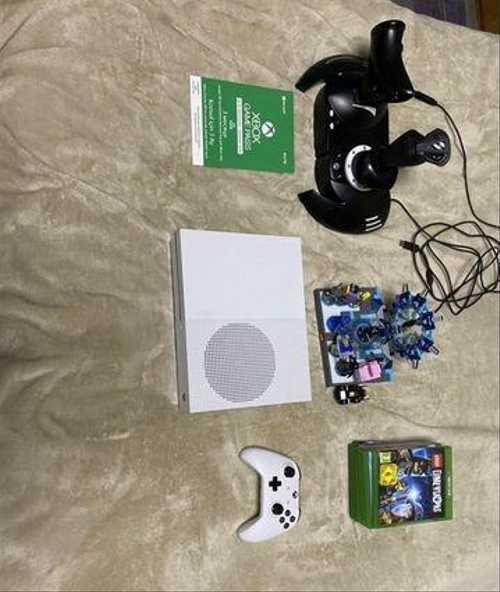 Xbox One S, игры, и джойстик
