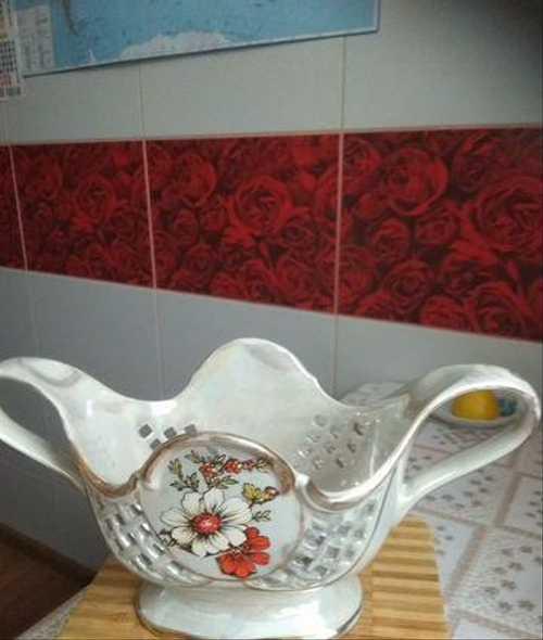Конфетница фарфоровая