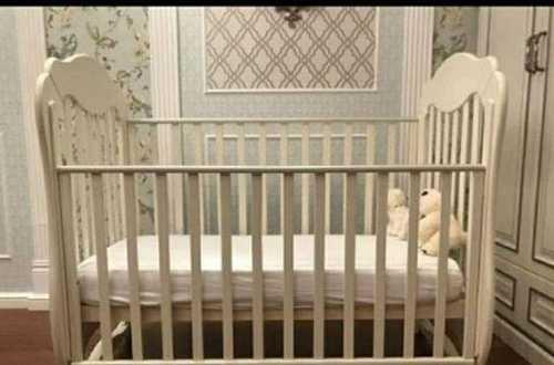 Детская кроватка с маятником baby expert