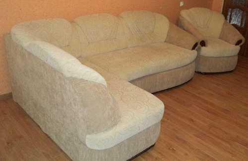 Угловой диван с креслом в еврочехлах