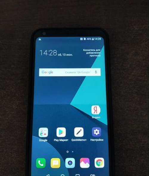 Смартфон LG Q6+