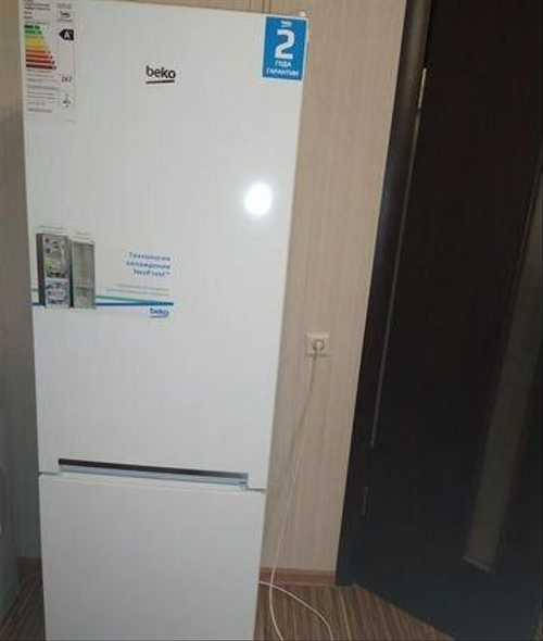 Холодильник NoFrost Beko rcnk270K20W
