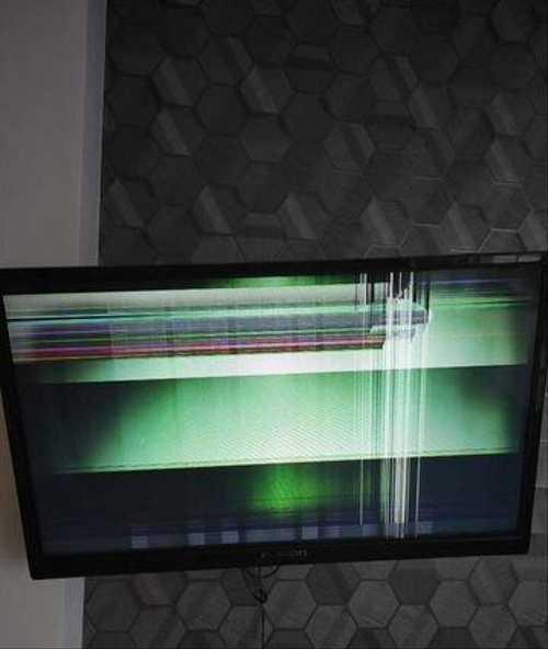 Телевизор Fusion 32 разбита матрица