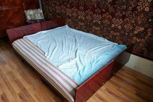 Кровать двухспальная с матрасом бу 145 195