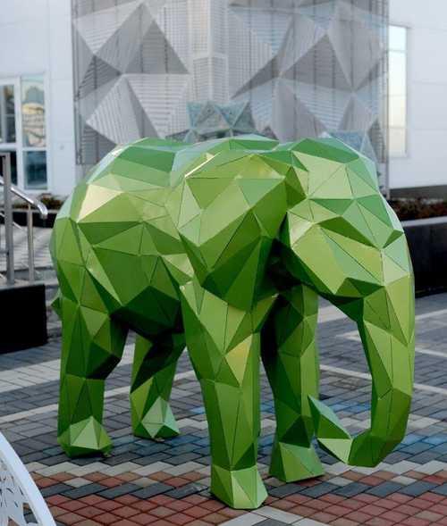 Полигональная скульптура из металла "слон"