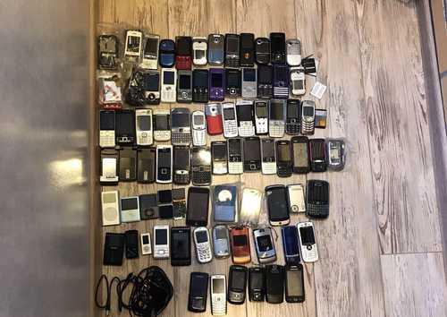 Старые сотовые телефоны