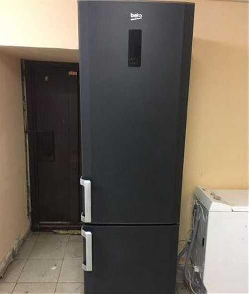 Холодильник Beko черный матовый