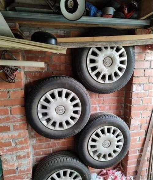 Комплект колес для Opel Corsa r-14 шины/колпаки/ди