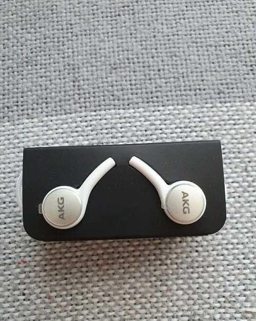 Наушники SAMSUNG AKG