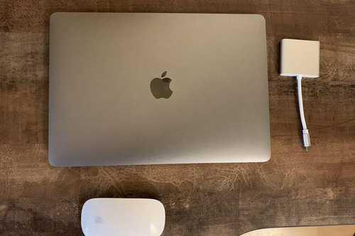 Macbook pro 13 ssd 512 Touch bar Magic Mouse 2