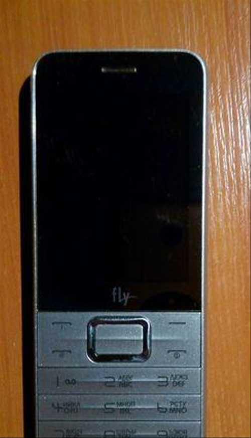 Мобильный телефон Fly DS120