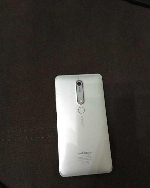Телефон Nokia 6.1