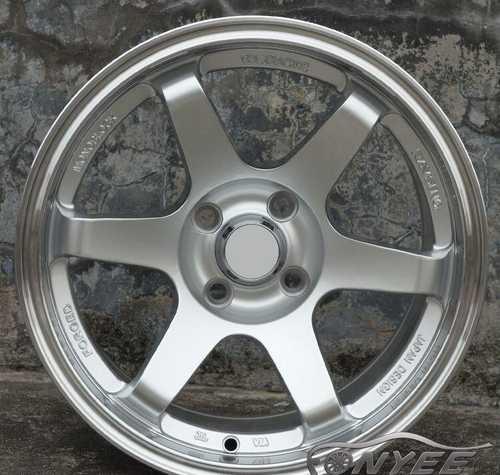 Диски Rays TE37 R15 J8.25 ET20 4X100 серебро