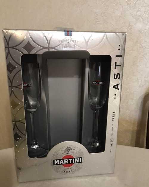 Коробка с бокалами Martini