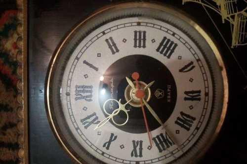 Часы настенные янтарь