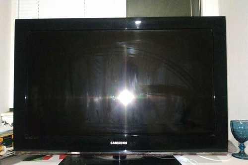 Телевизора Samsung LE32B530P7W