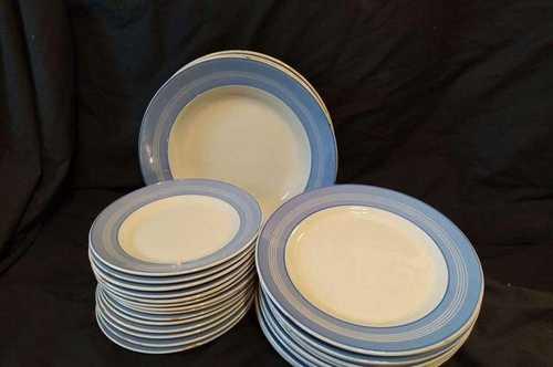 Набор голубых тарелок