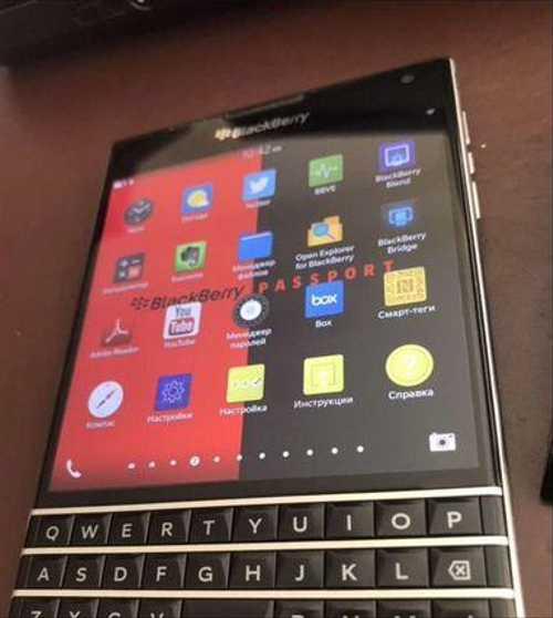 Телефон BlackBerry Passport