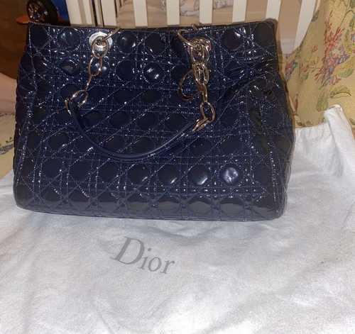 Сумка Lady Dior из лакированной кожи