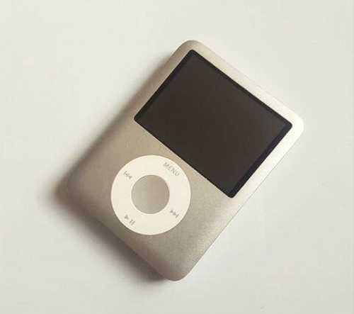 iPod classic 4Gb с наушниками