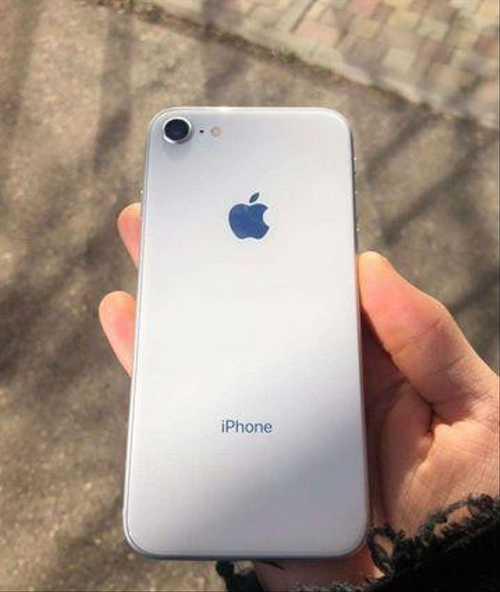 Телефон iPhone 8.64гб