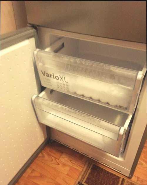 Холодильник Bosch KGE39XL20R