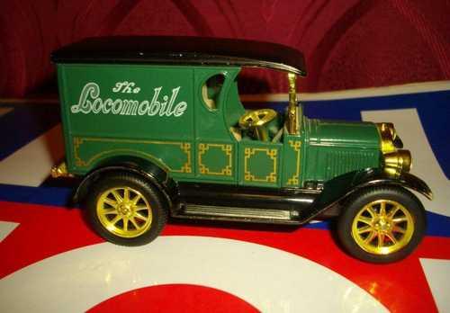 Модель старинного автомобиля LocomoBile