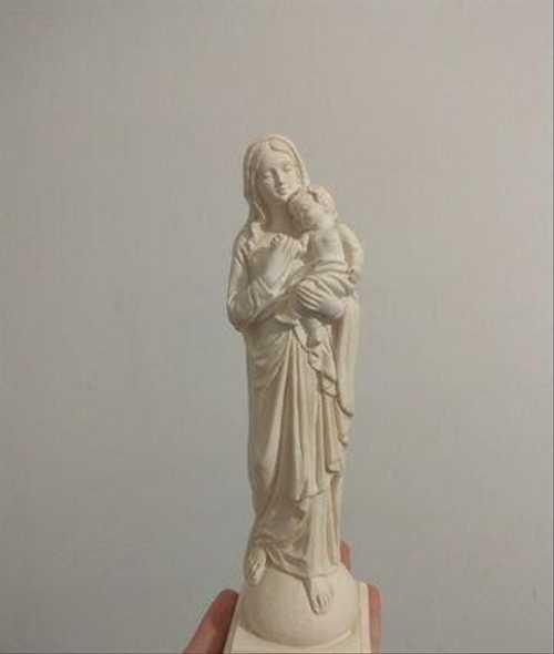 Статуэтка Девы Марии