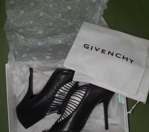 Босоножки- туфли givenchy