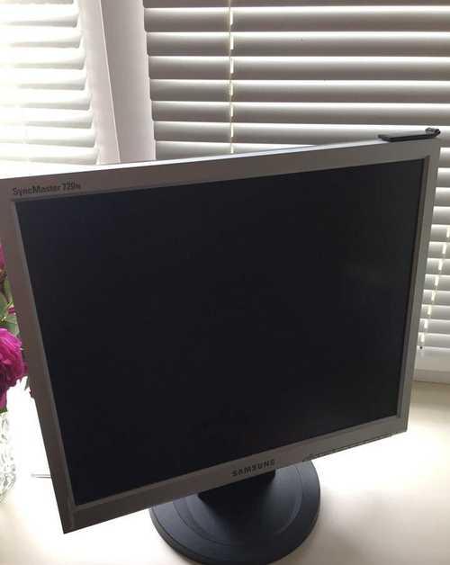 Монитор Samsung LCD 17 (720N) Silver