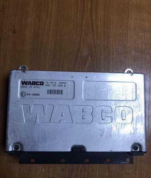 блок управления wabco 446 135 240 0