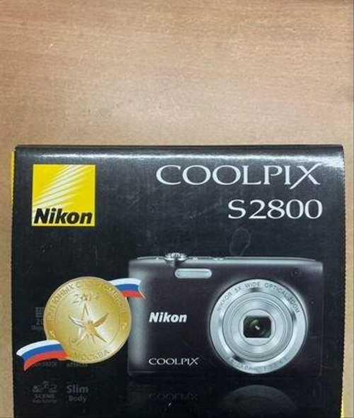 Компактный фотоаппарат NikonCoolpix S2800 с чехлом