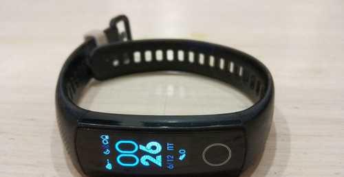Фитнес браслет Honor Band 4