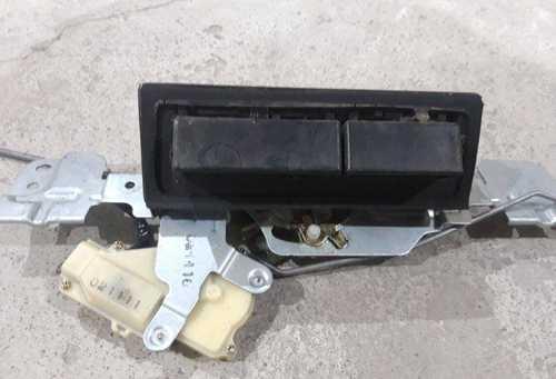 Кнопка багажника Ford Maverick AJ 3.0 2003
