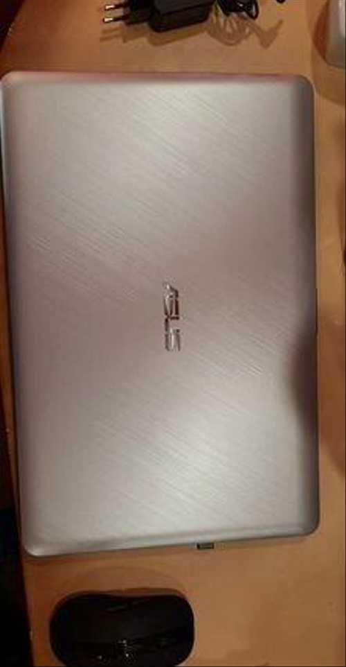 Ноутбук Asus R543B