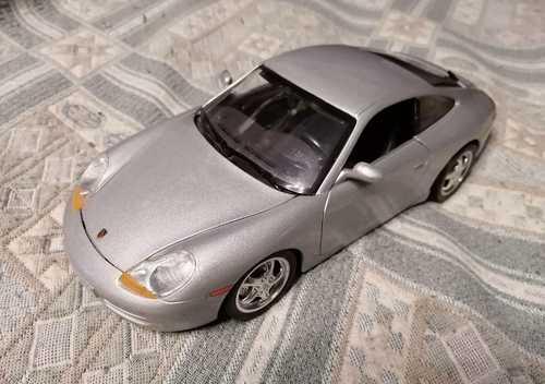 Модель Bburago 1:18 Porsche 911 Carrera 1997