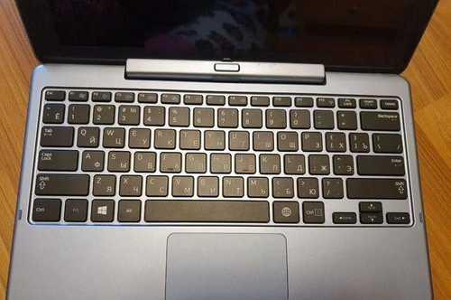 Планшет с клавиатурой Samsung XE500T1C