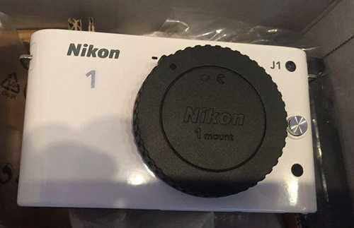 Nikon 1 J1 White с объективом VR 10-30mm Новый