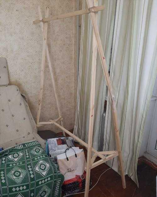 Рейл, напольная вешалка