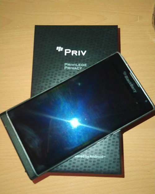Телефон BlackBerry Priv