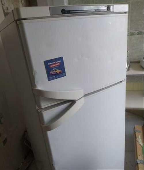 Холодильник Indesit st145.028