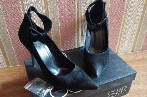 Туфли женские CorsoComo с ремешком на каблуке