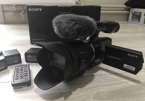 Видеокамера Sony NEX-VG30E